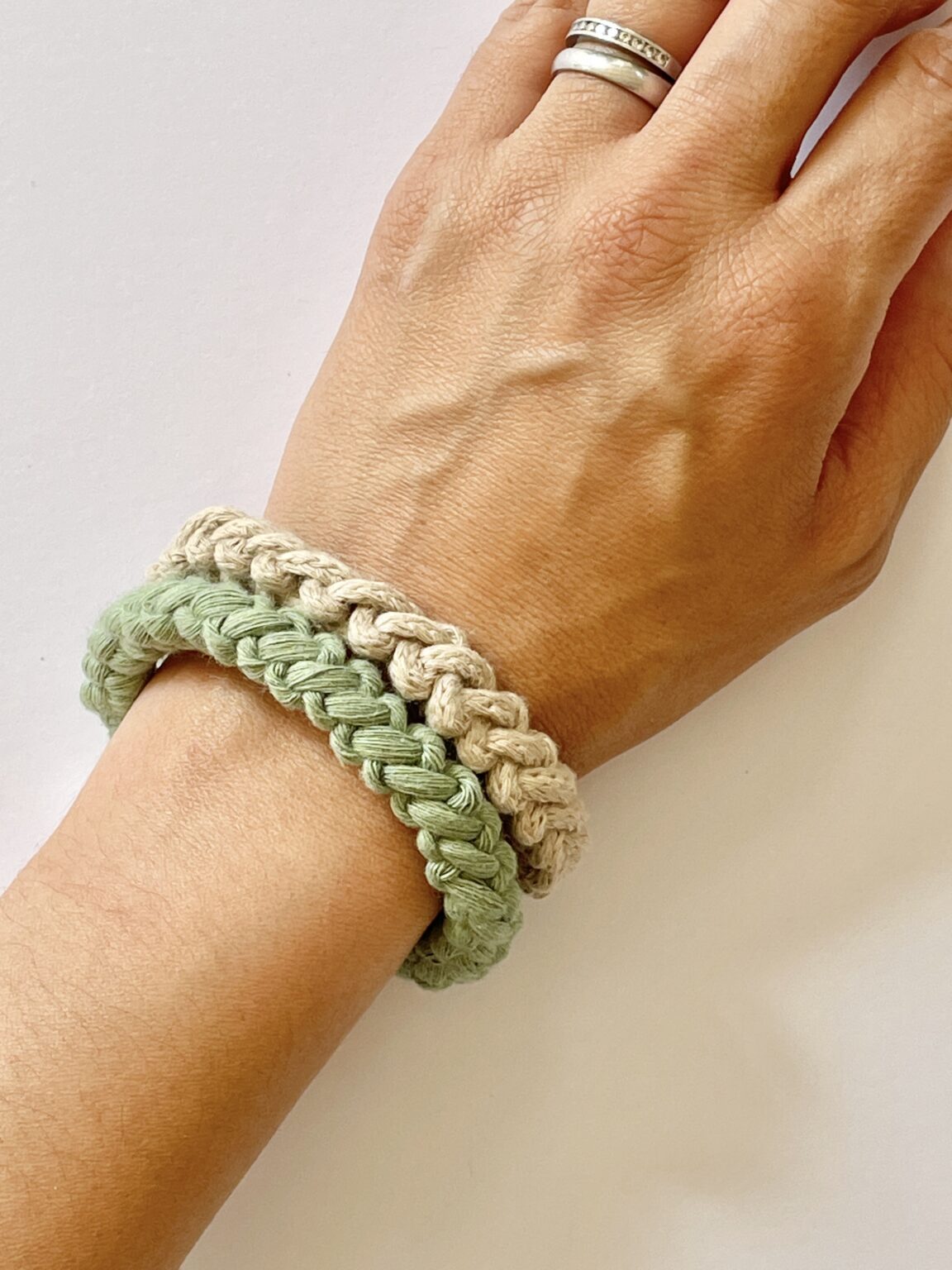6 Stylish Macrame Bracelet Patterns That Wow - Artify Pattern