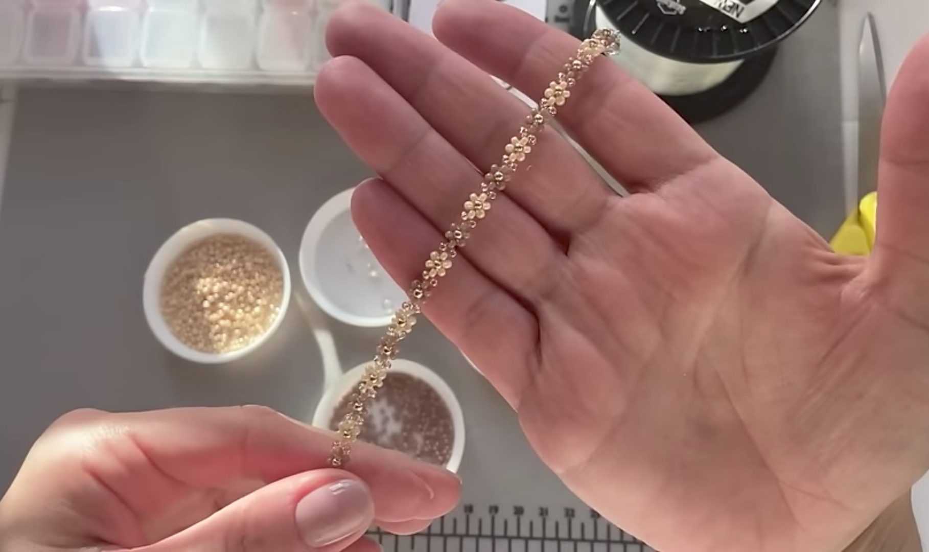 7 Stunning Beaded Bracelet Patterns to Elevate Your Wristwear - Artify ...