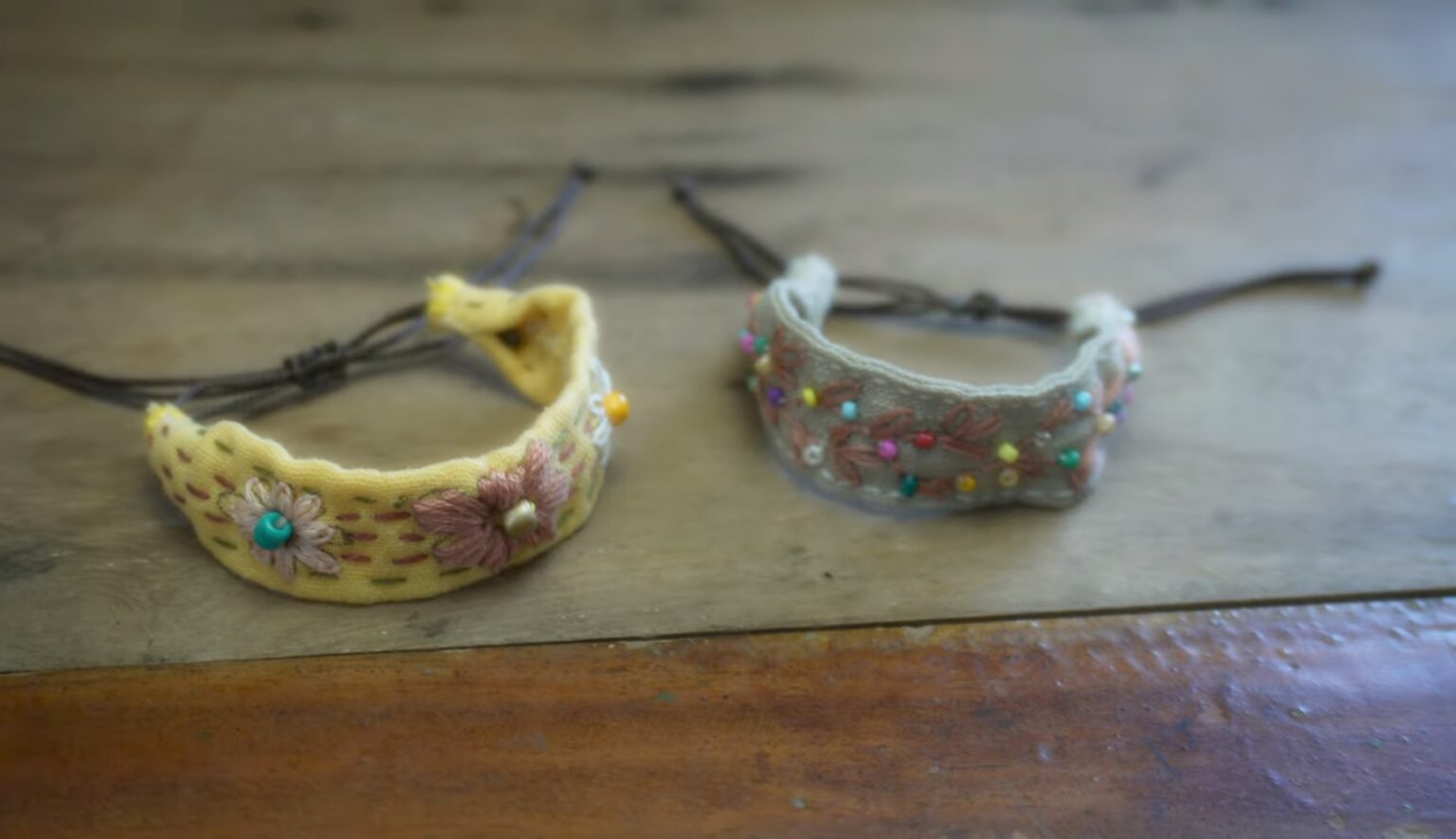7 Gorgeous Fabric Bracelets You Can Make from Scraps - Artify Pattern