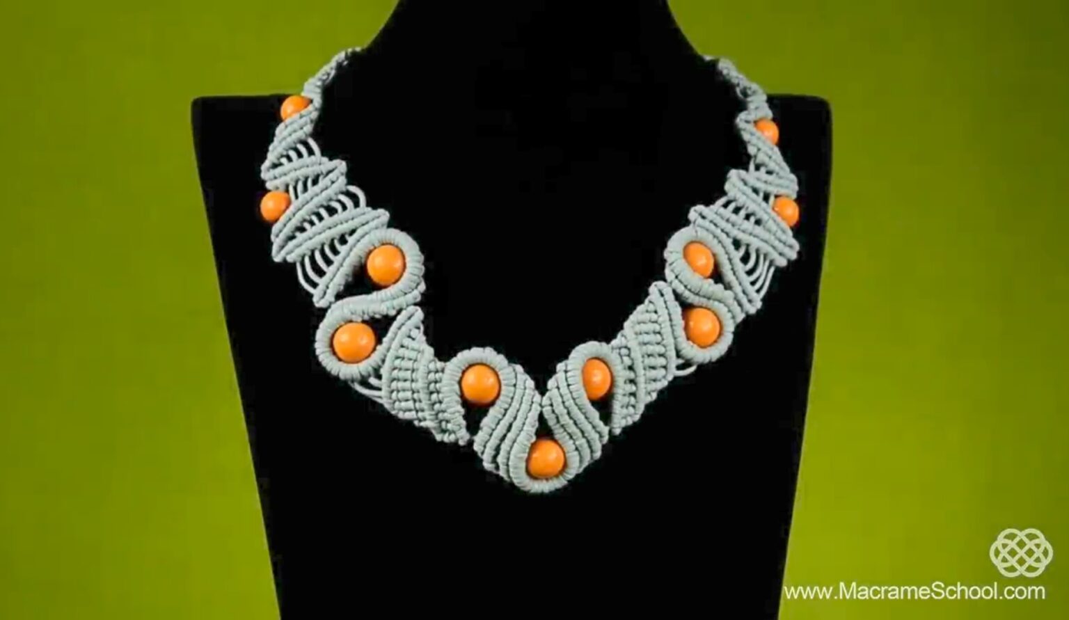 8 Beautiful Macramé Necklace Patterns You Can Make at Home - Artify Pattern