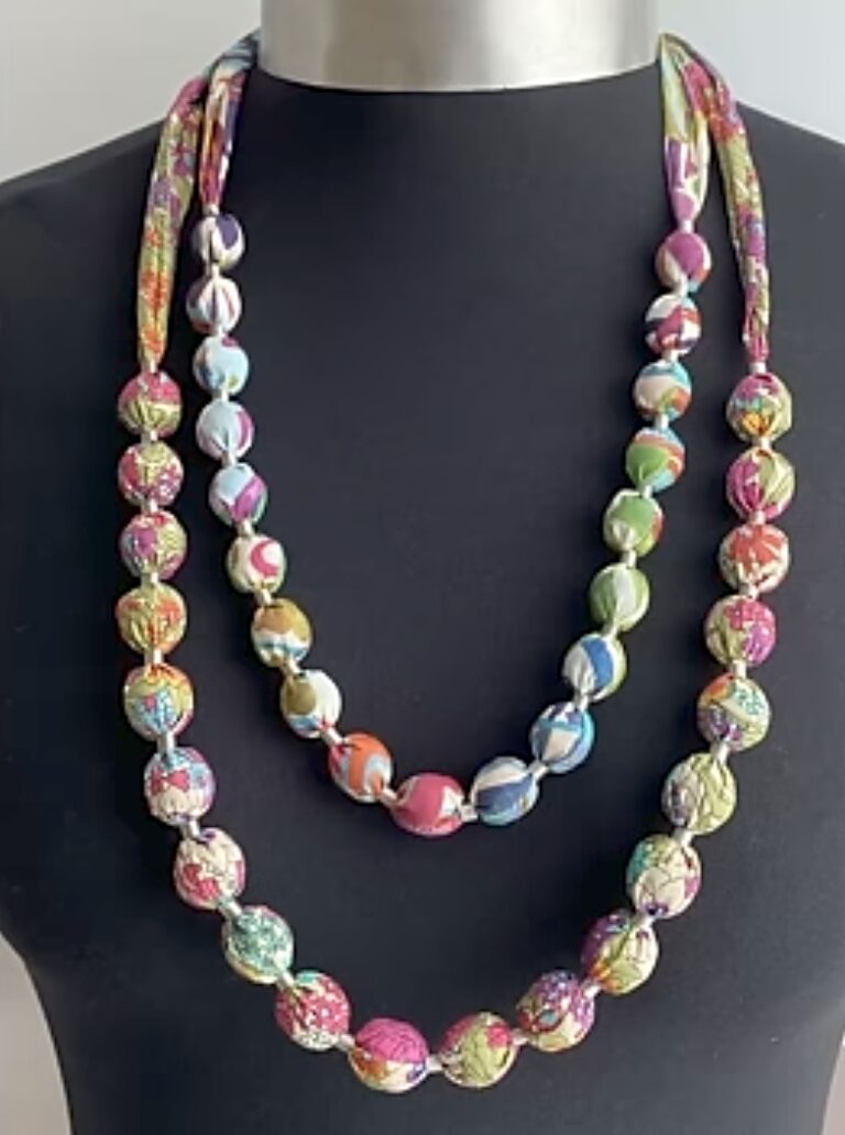 9 Easy DIY Necklace Patterns Using Yarn & Fabric Scraps - Artify Pattern