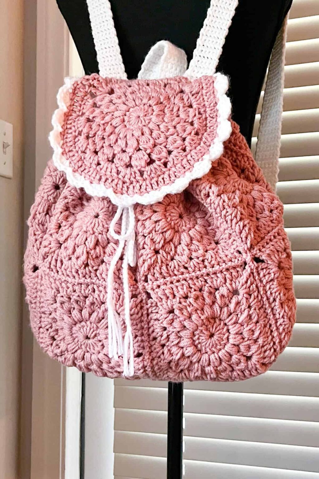 6 Trendy Crochet Backpack Patterns for Everyday Style - Artify Pattern